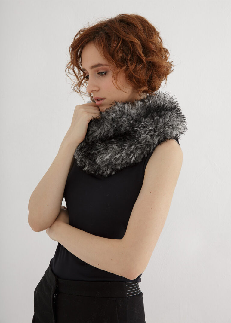 A stylish faux fur cowl knitting pattern – Through the Stitch