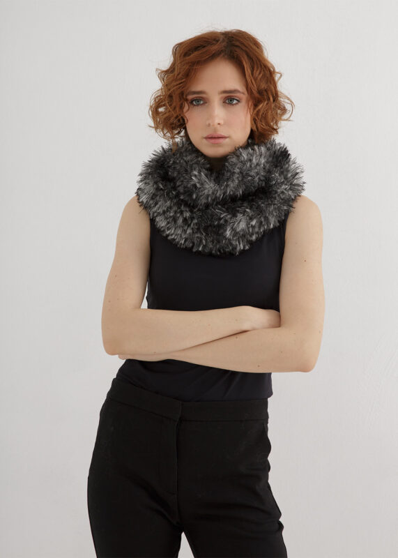 A stylish faux fur cowl knitting pattern – Through the Stitch