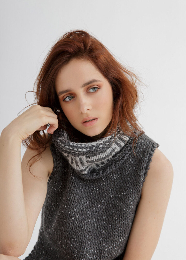 A Two-color cowl knitting pattern – Through the Stitch
